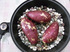 グリル鍋を使った石焼きいも／Mottai-Navi